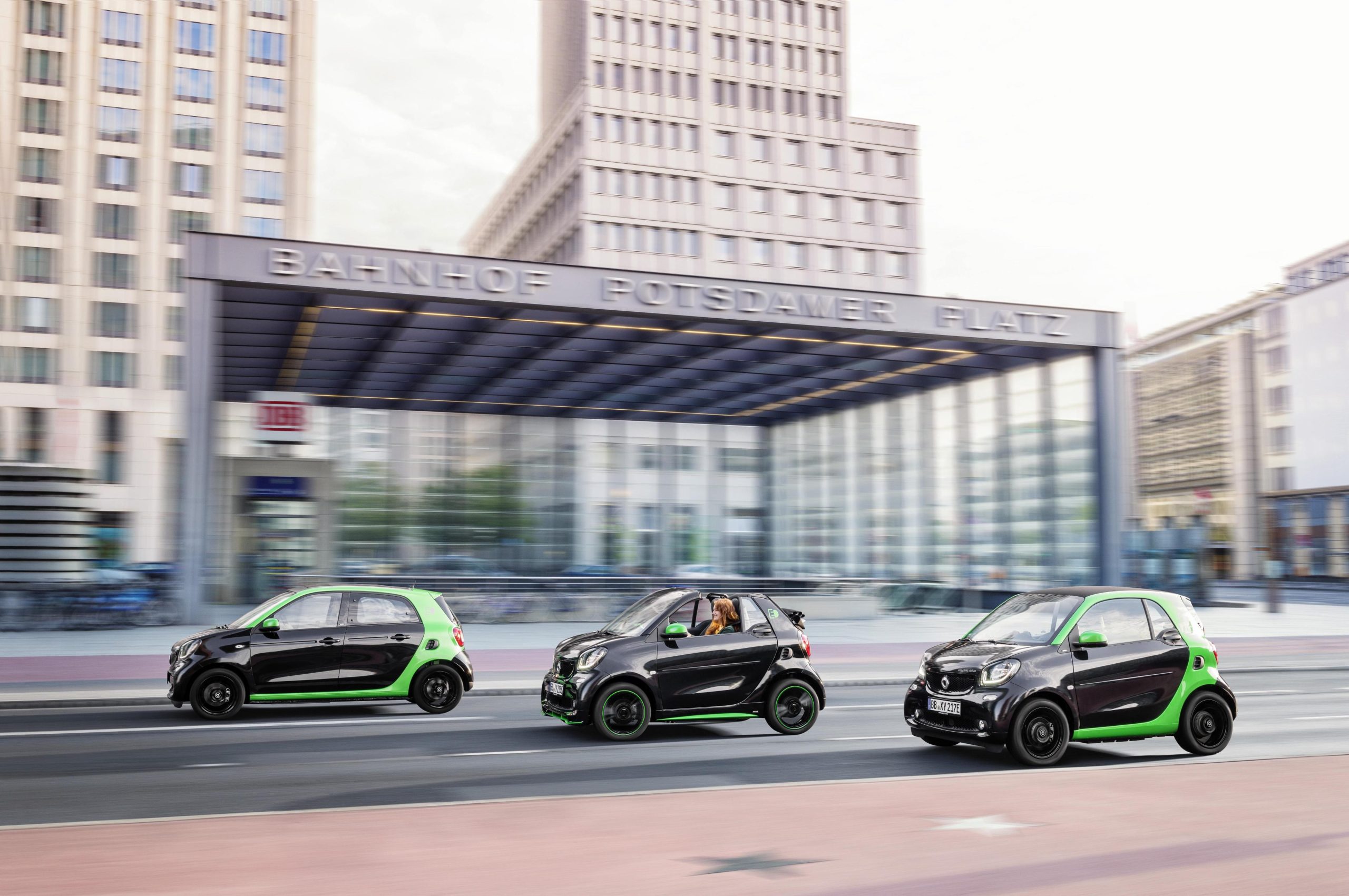 Smart-E Pants: Smart Electrifies Its Entire Range | EV Performance