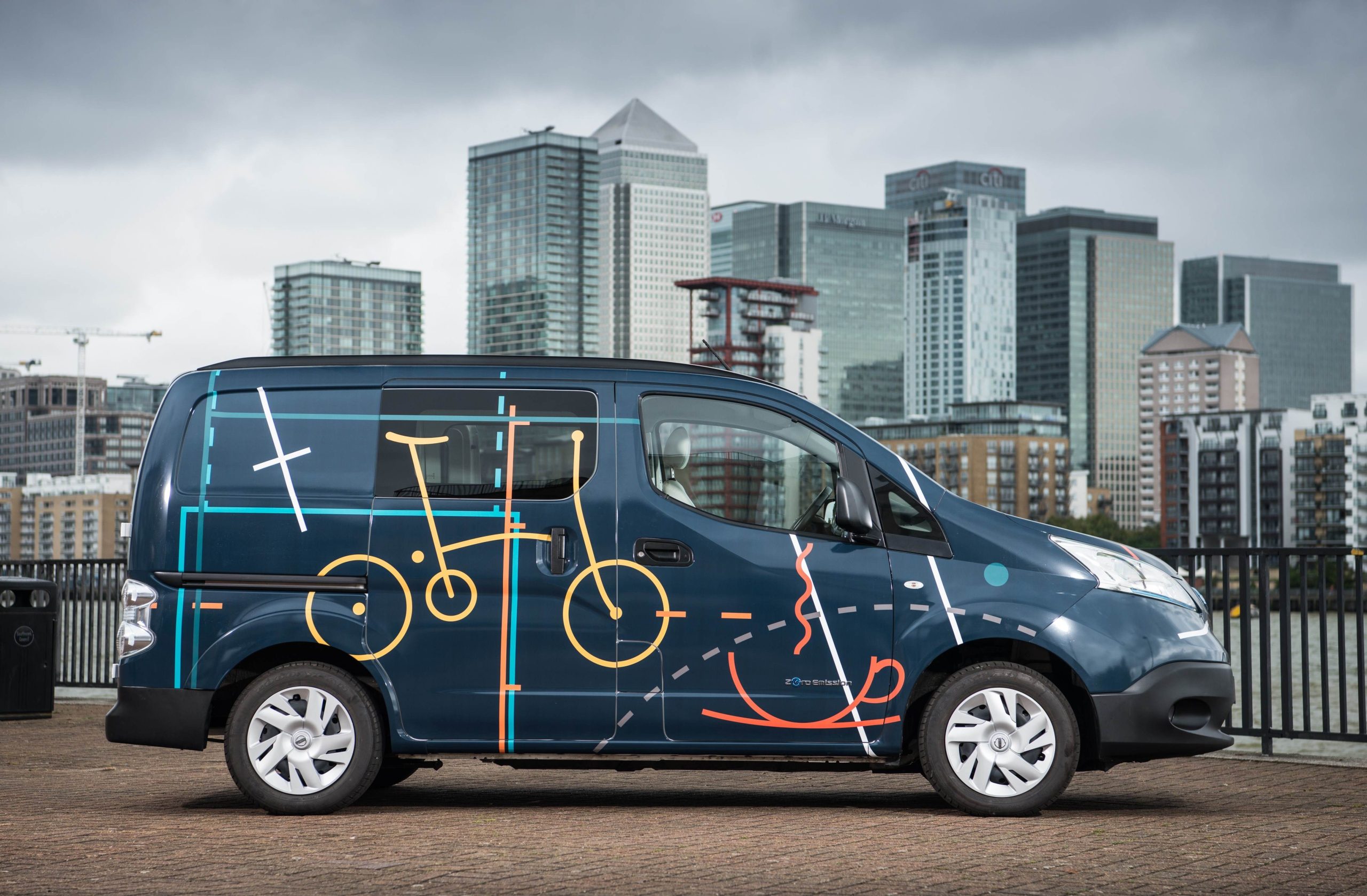 World's First Electric Mobile Office Space | Nissan E-NV200 WORKSPACe