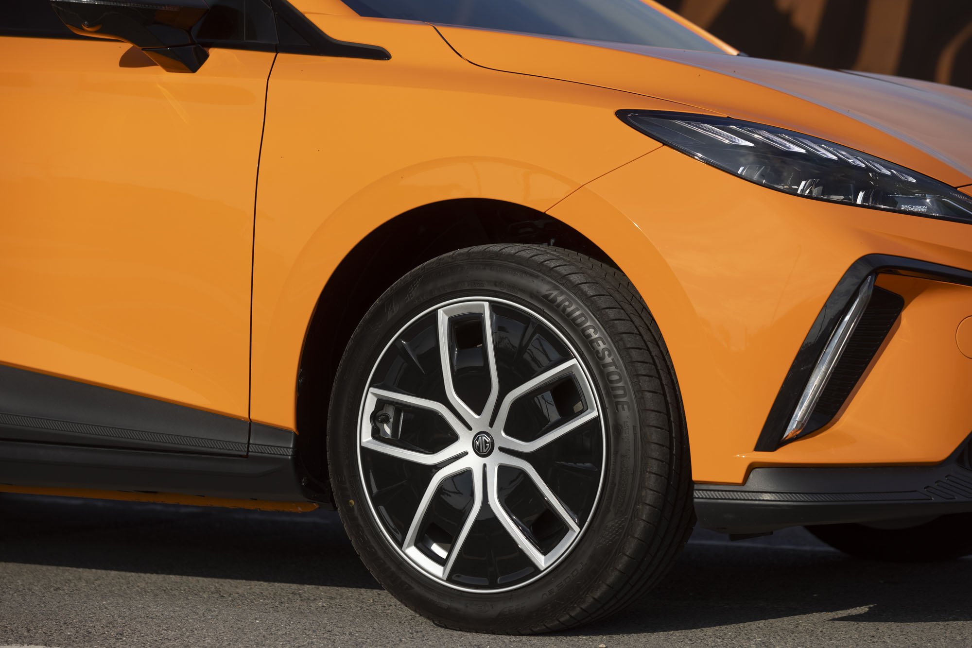 MG Unveils New MG4 EV Extended Range | EV Performance