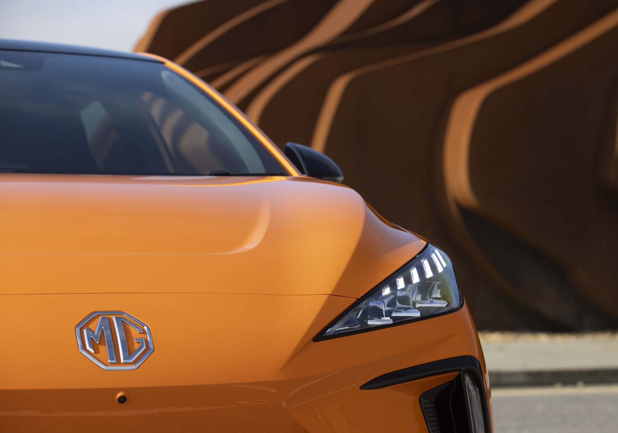 MG Unveils New MG4 EV Extended Range | EV Performance