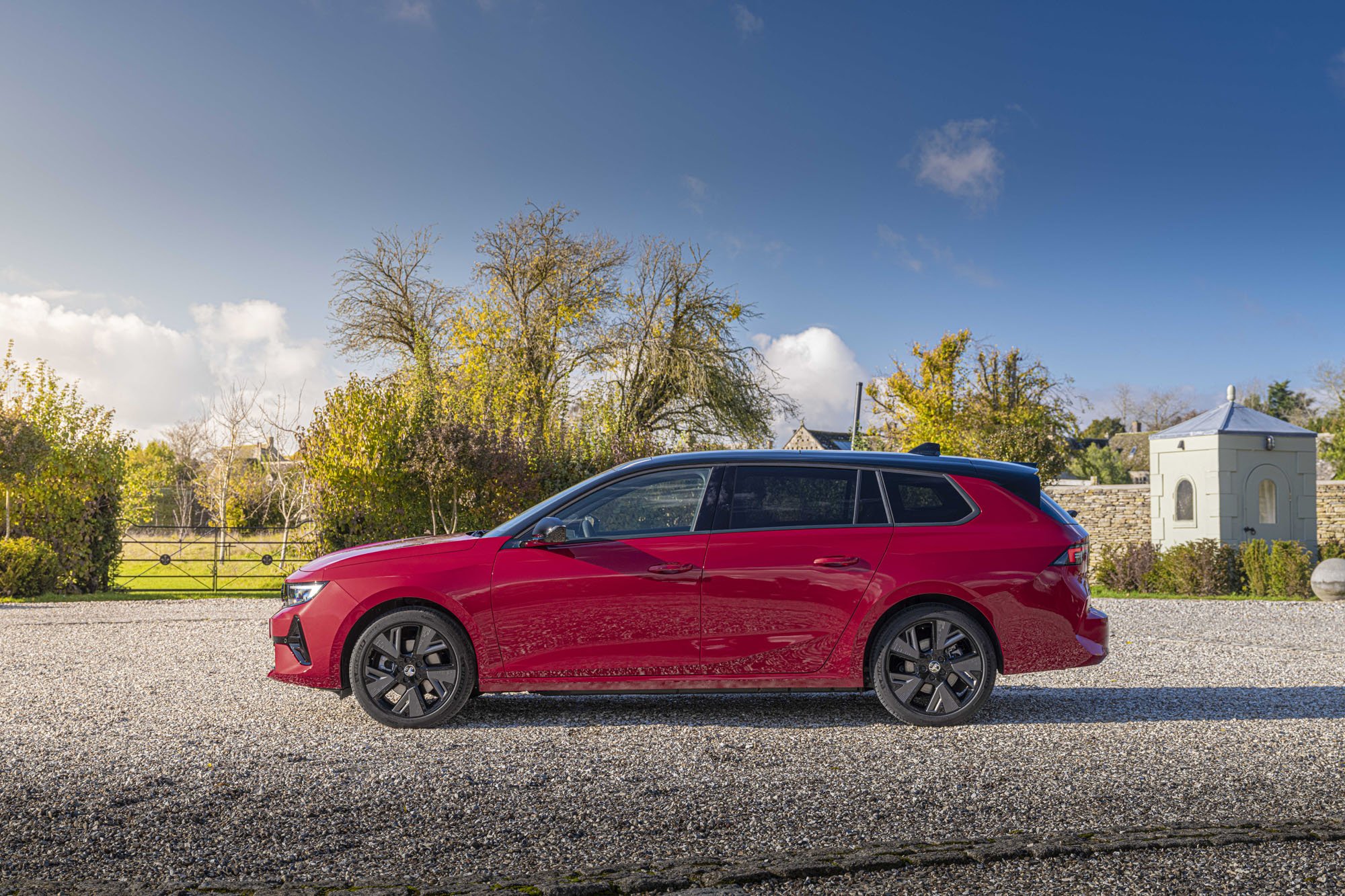 The All-New Astra Sports Tourer Electric | EV Performance