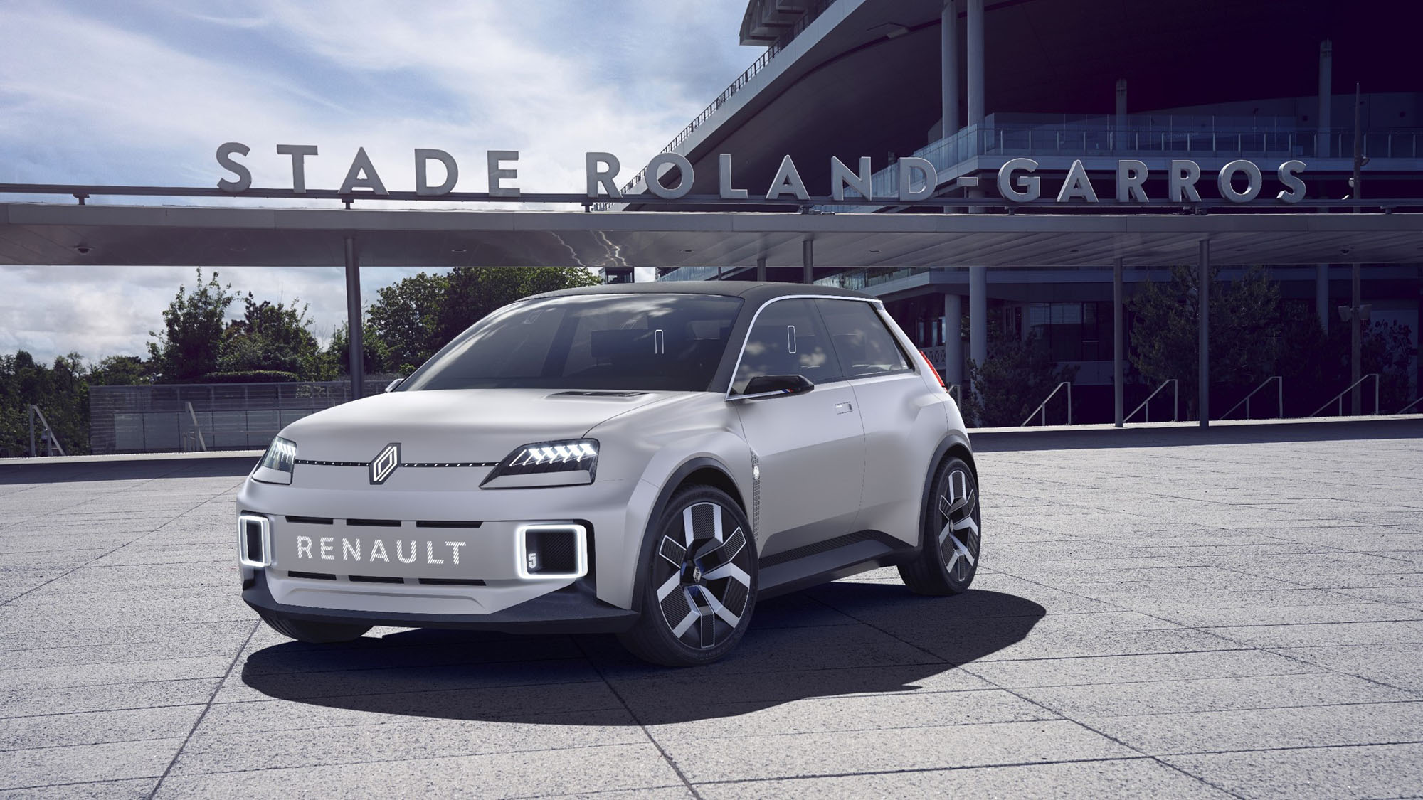 Renault Seizes The Service Line At Roland-Garros 2023 | EV Performance